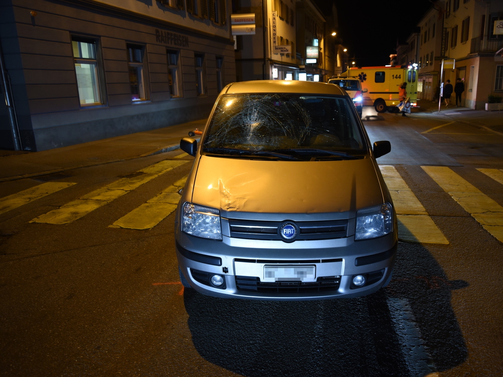 Thusis: Fussgänger von Auto angefahren